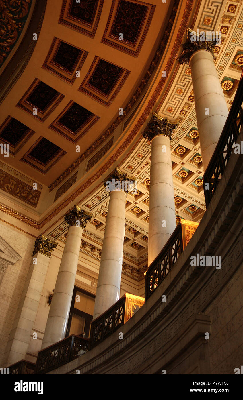 Ornamental pillars hi-res stock photography and images - Alamy