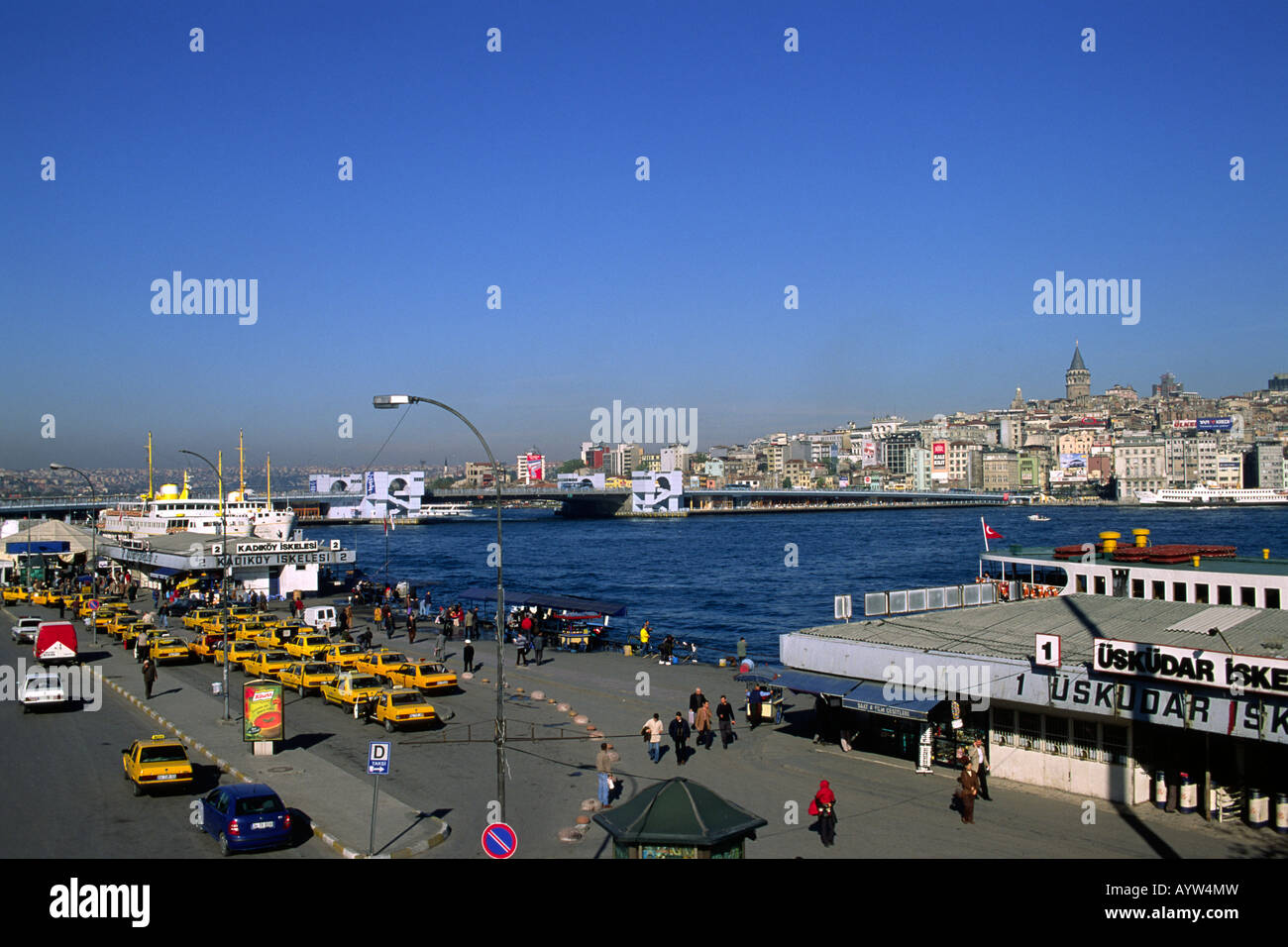 Istanbul docks hi-res stock photography and images - Alamy