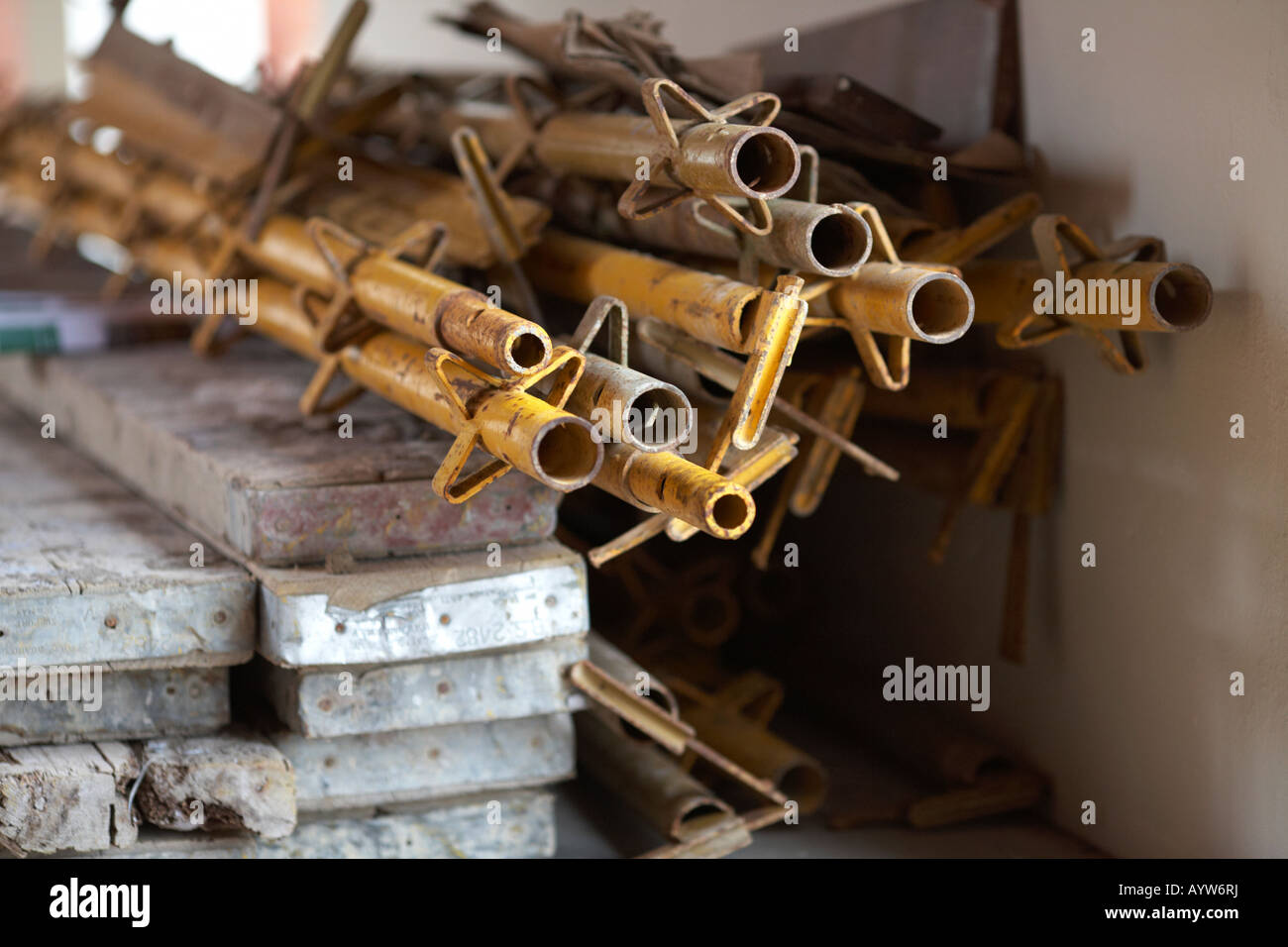pile of building materials scaffolding poles and planks Stock Photo - Alamy