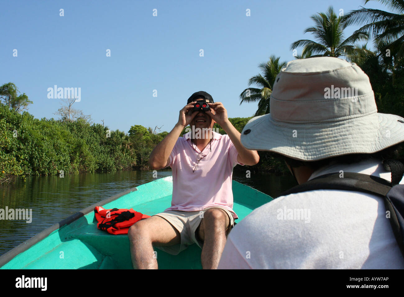 Explorers jungle hi-res stock photography and images - Alamy