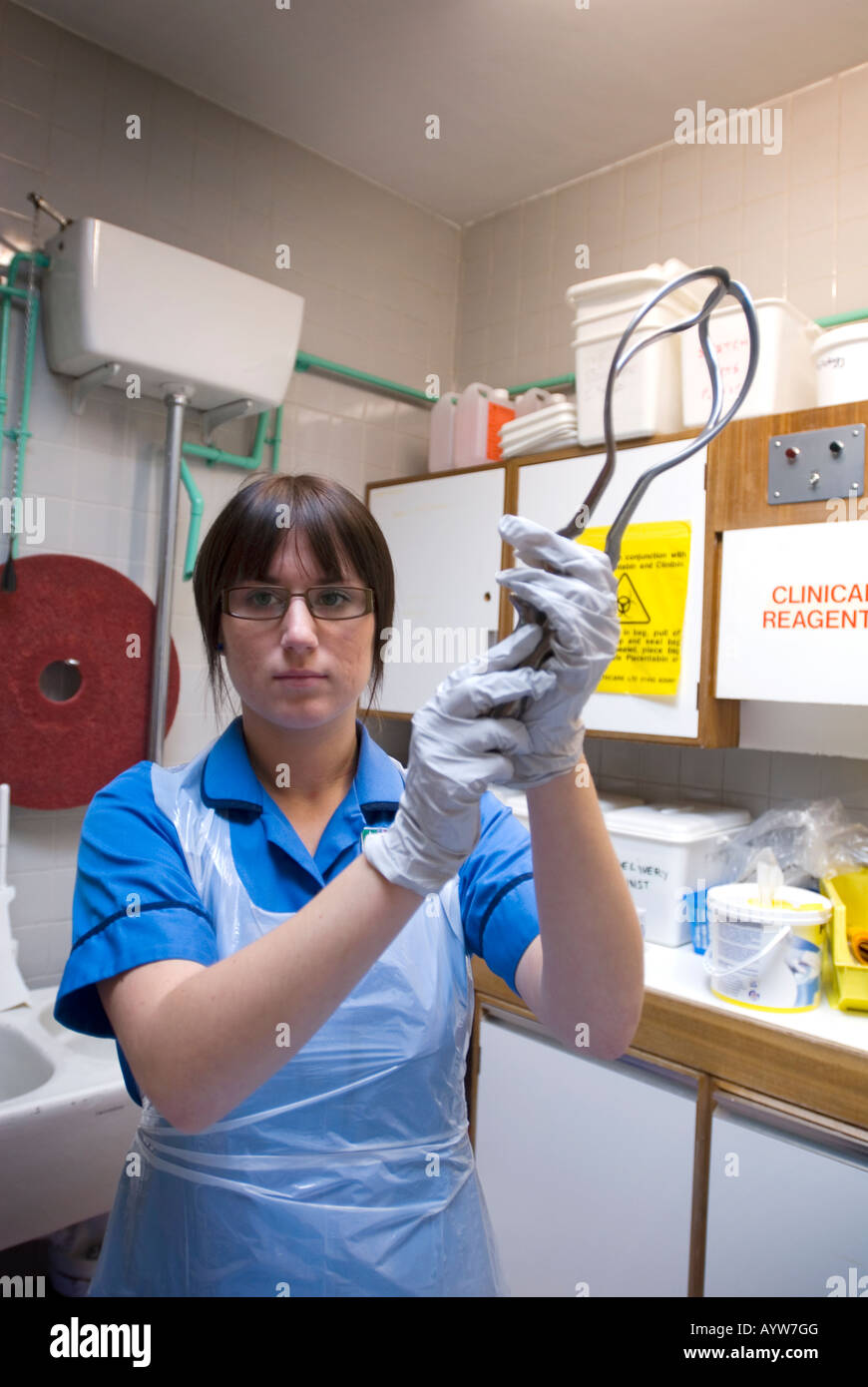 Nurse wash patient hi-res stock photography and images - Alamy