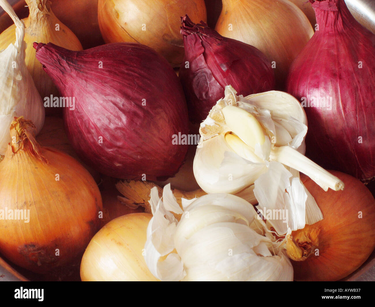Pealed onion hi-res stock photography and images - Alamy
