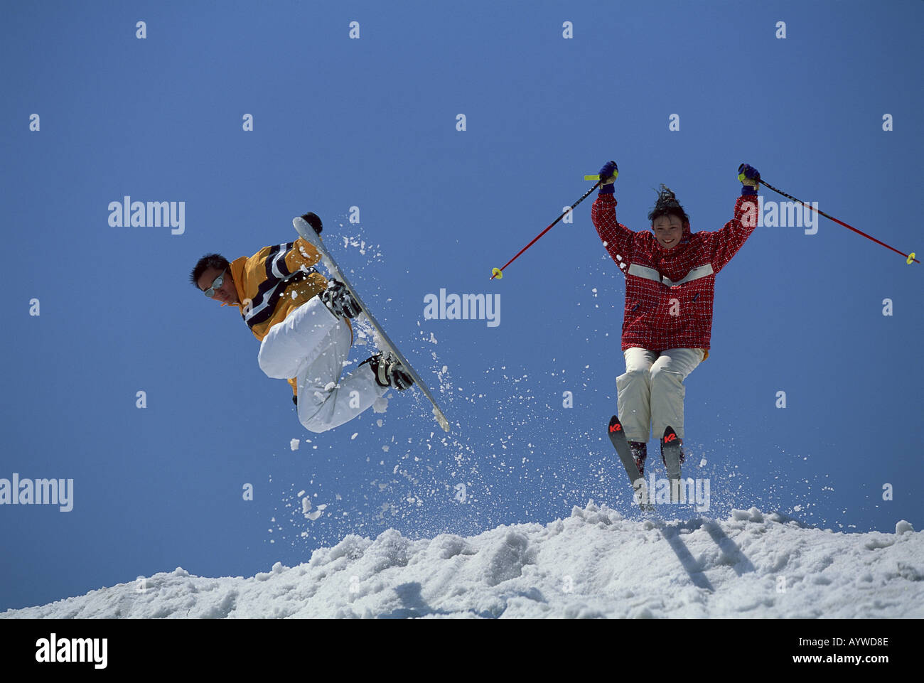 Young japanese woman snowboarding hi-res stock photography and images ...