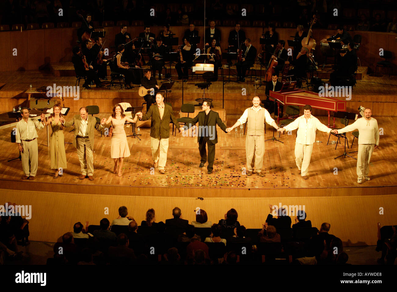 Taking a bow hi-res stock photography and images - Alamy