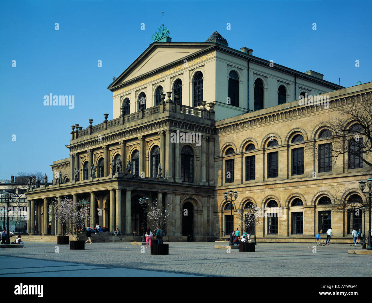 Hannover opera house hi-res stock photography and images - Alamy