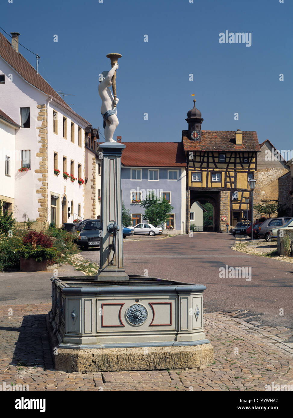 Brunnen und Stadttor in Tengen, Hegau, Bodensee, Baden-Wuerttemberg ...