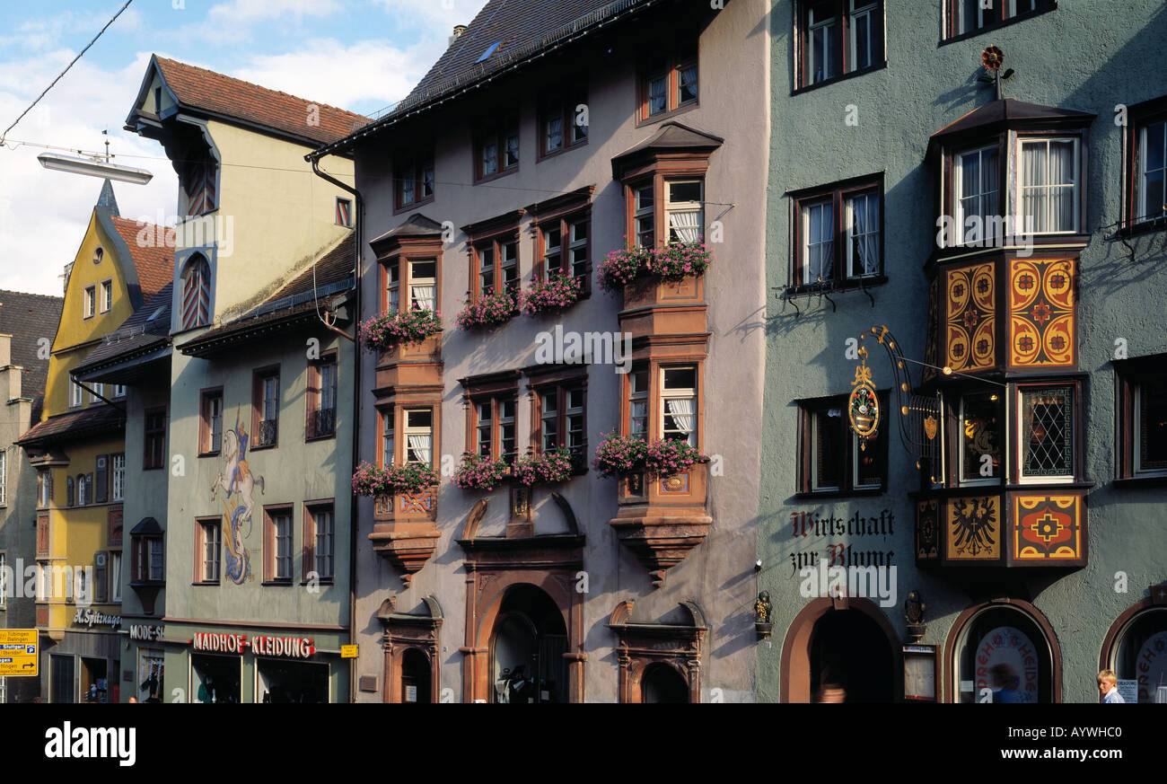 Hausfassaden mit typischen Erkern in Rottweil, Neckar, Baden ...