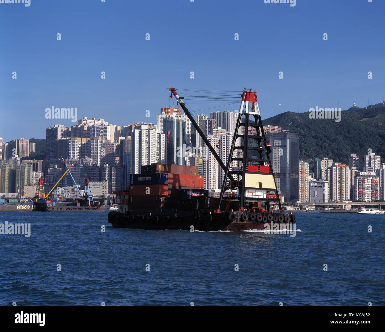 Hafen, Containerschiff, Wolkenkratzer-Skyline Causeway Bay, Hong Kong ...
