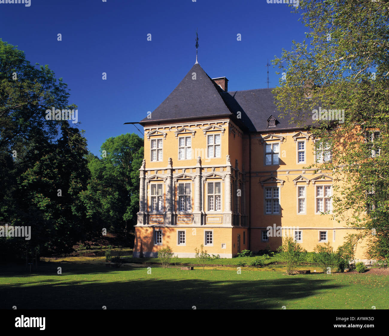 Renaissanceschloss Rheydt im Herbst, Moenchengladbach-Rheydt ...