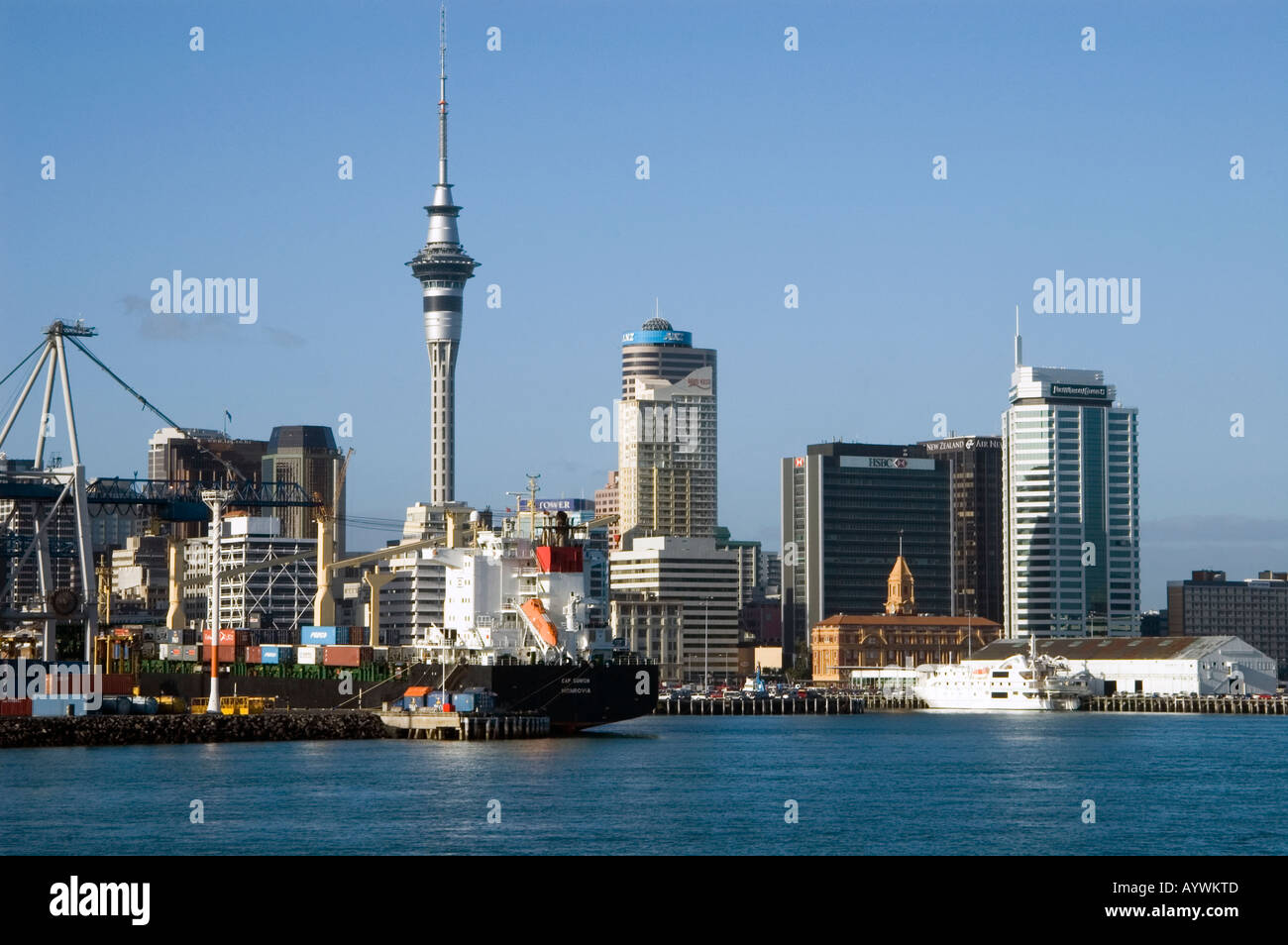 auckland city harbour and docks new zealand Stock Photo - Alamy