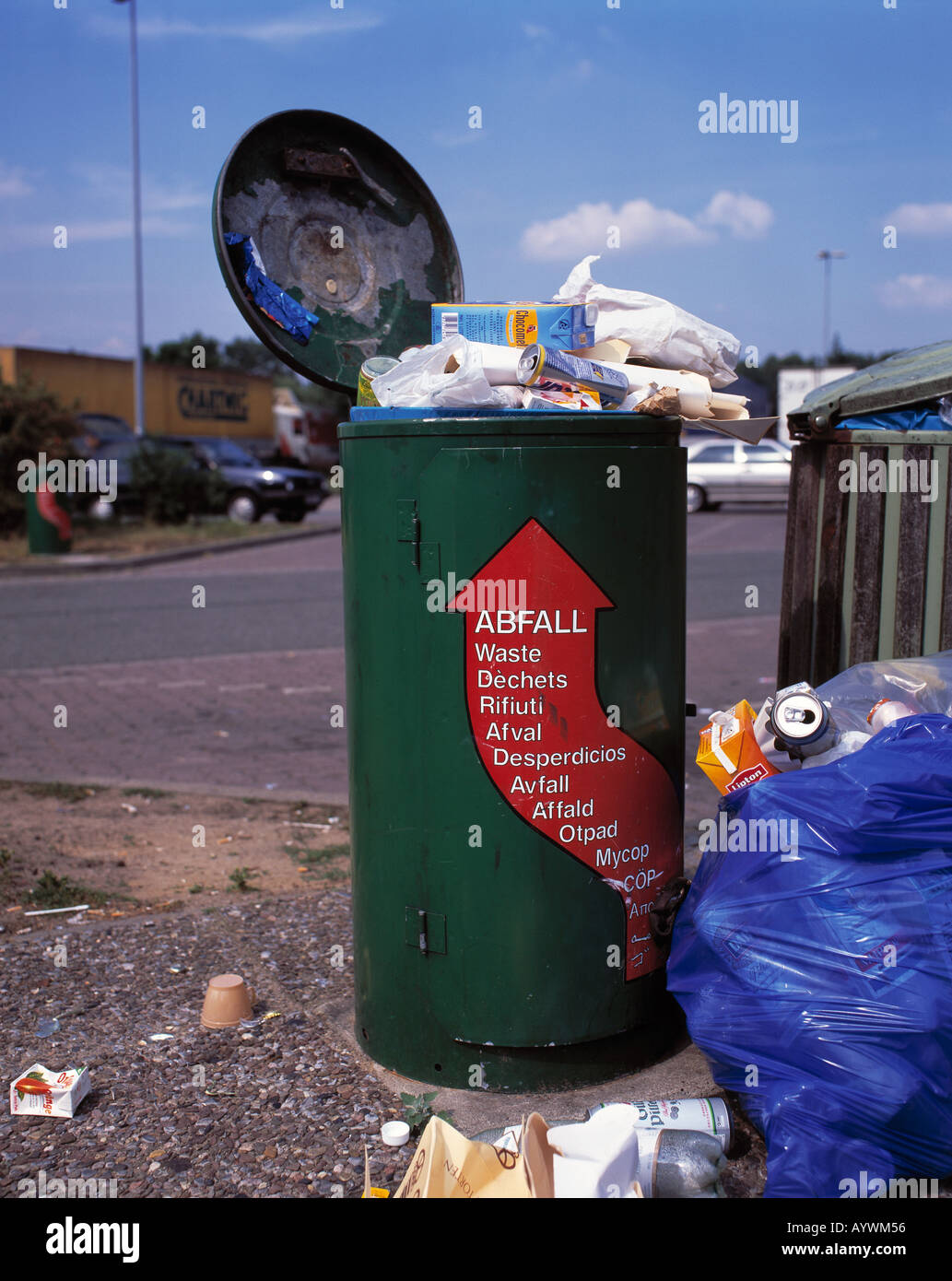 environment, pollution, rubbish, waste, over crowded dustbin Stock ...