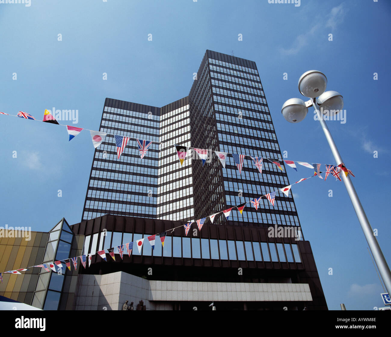 Modernes rathaus hi-res stock photography and images - Alamy