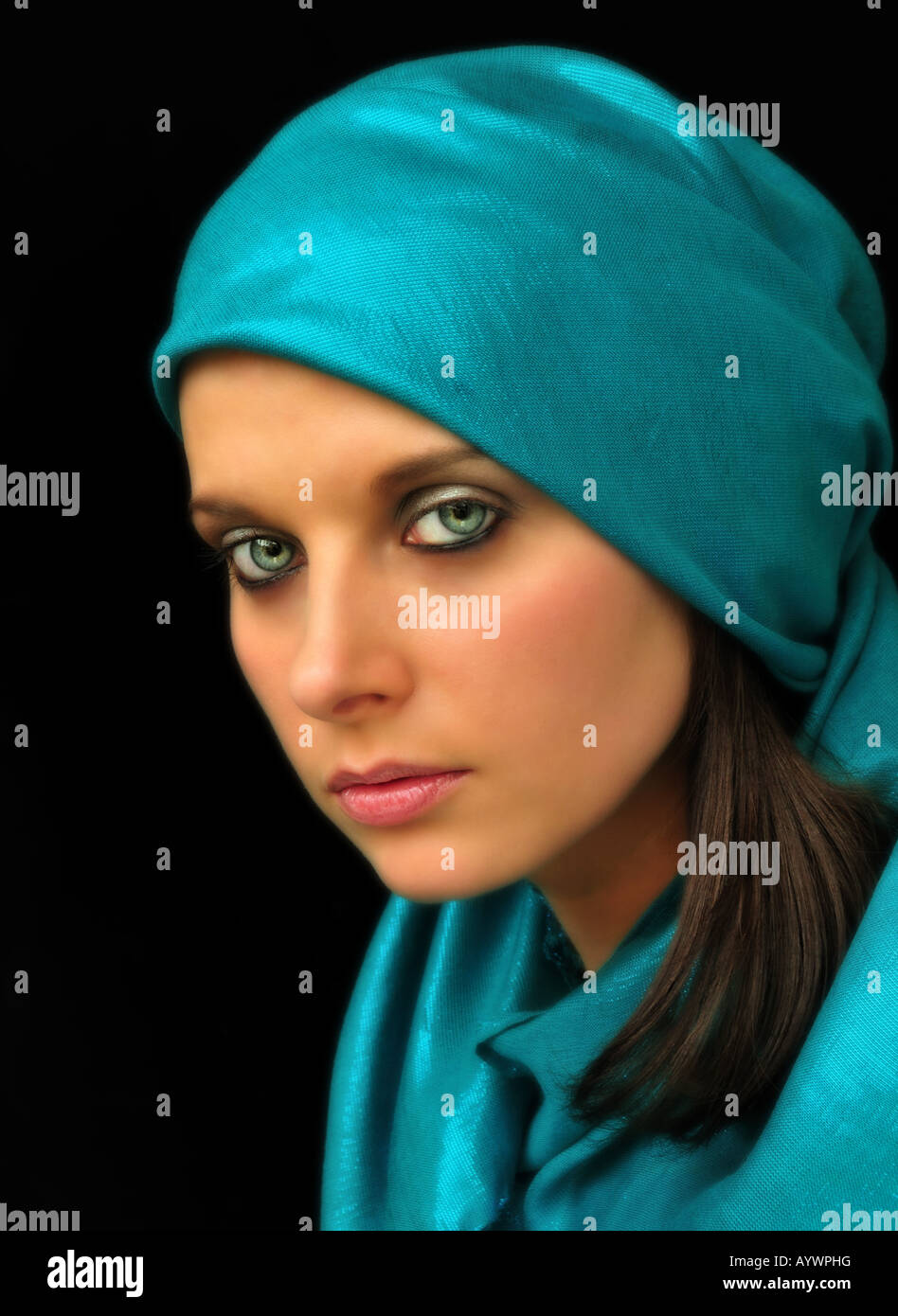 Blue headscarf hi-res stock photography and images - Alamy