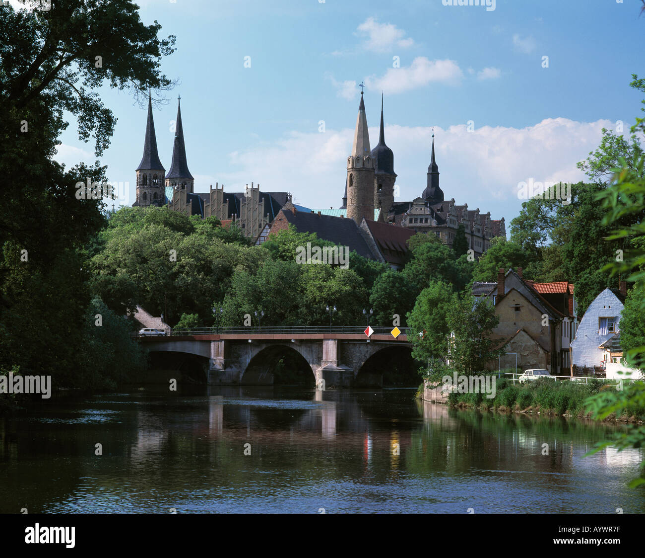 Flusslandschaft, Saalelandschaft mit Dom und Schloss in Merseburg ...