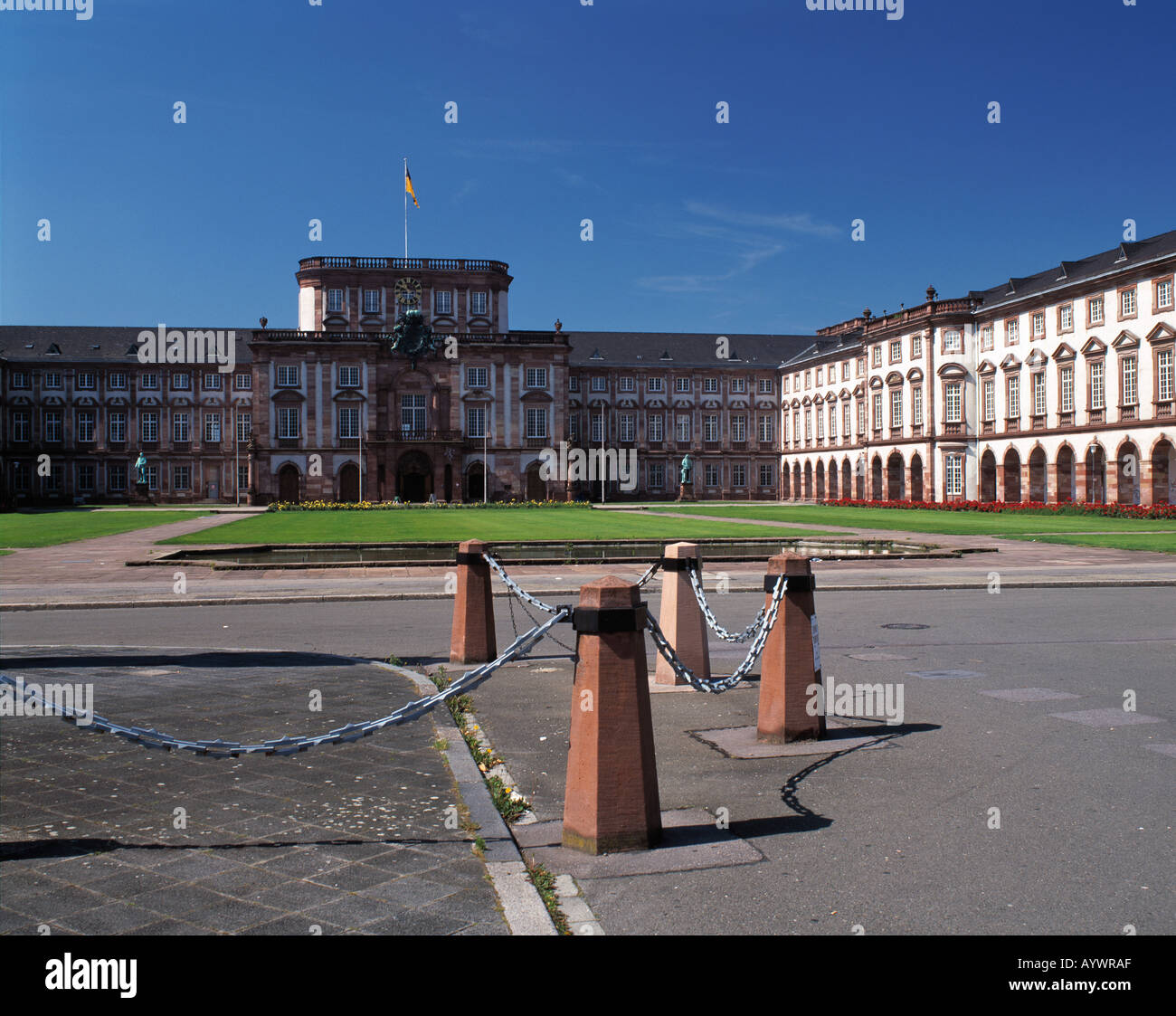 Baroque castle mannheim hi-res stock photography and images - Alamy