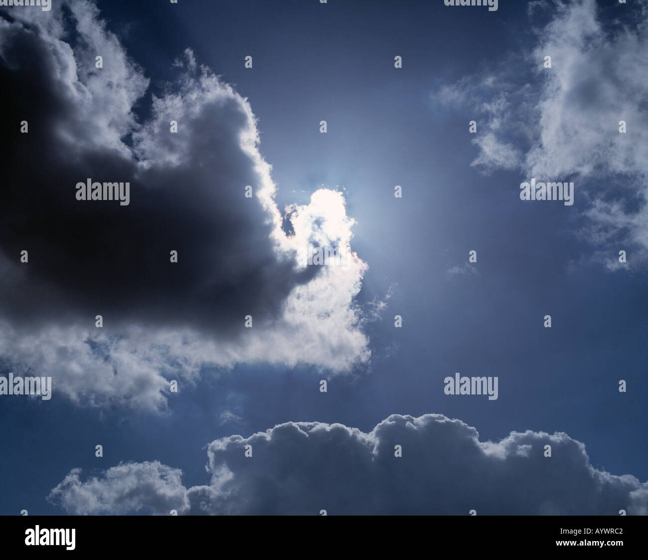 Dunkle farben hi-res stock photography and images - Alamy