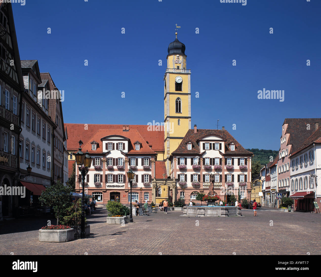 Marktplatz mit St. Johannes-Muenster, Muensterkirche, Bad Mergentheim ...