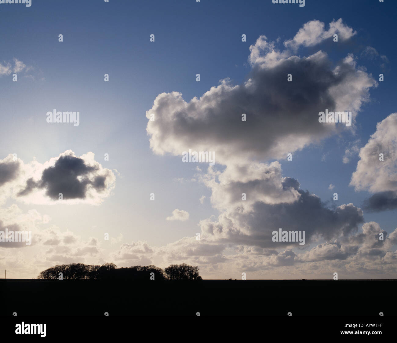 Dunkle farben hi-res stock photography and images - Alamy