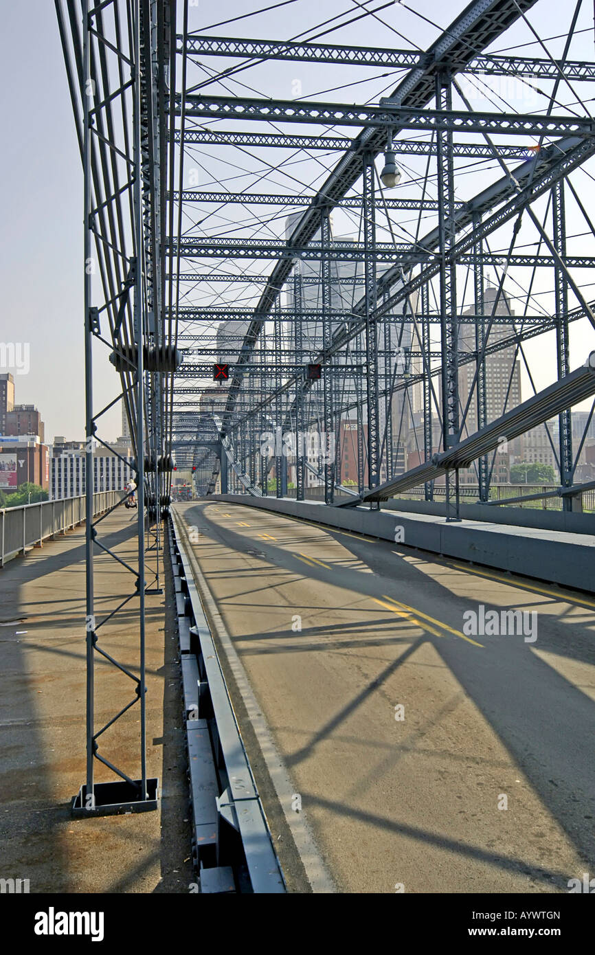 The Smithfield bridge across the Monongahela River in Pittsburgh ...