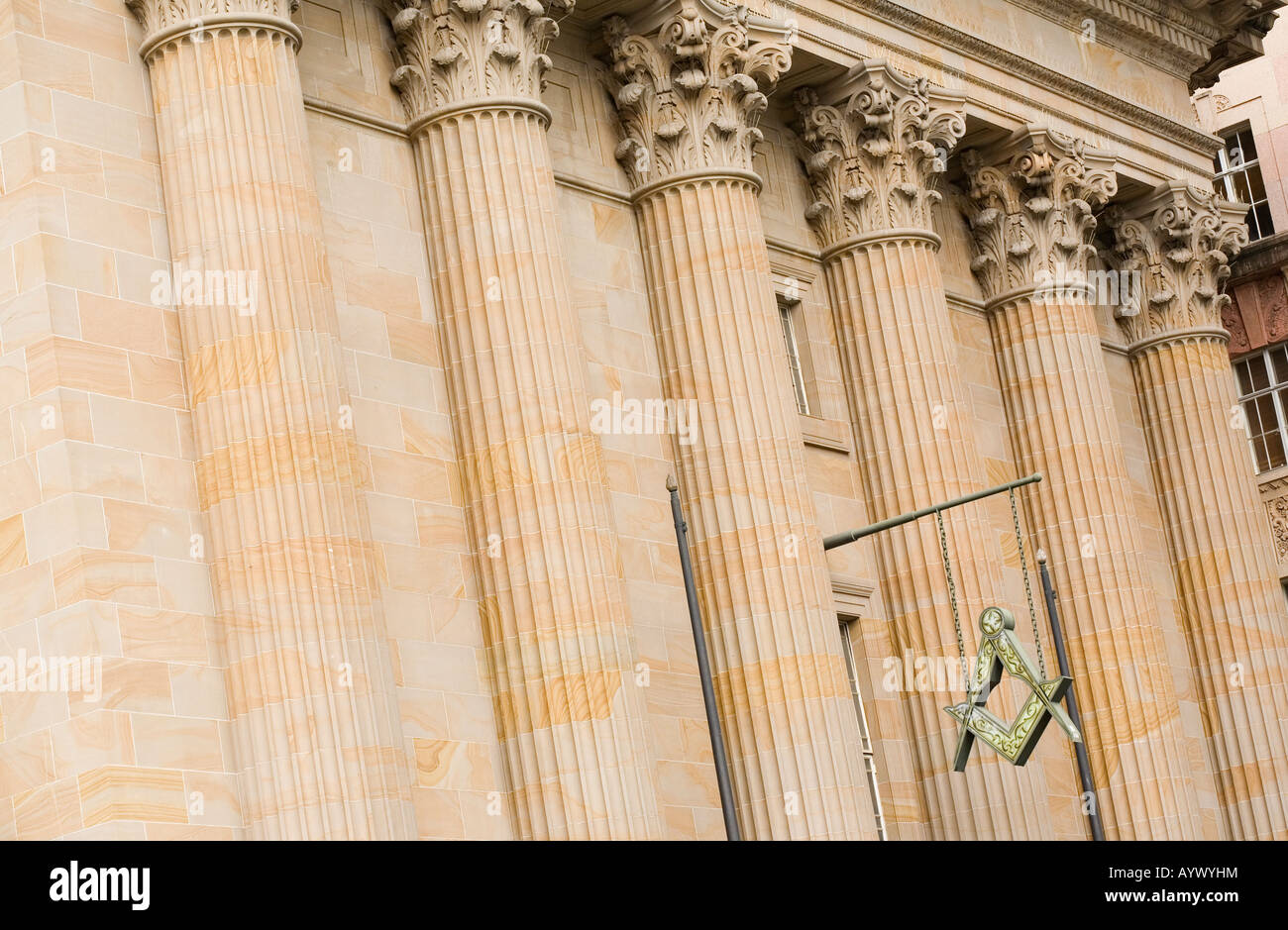 Pillars of a building hi-res stock photography and images - Alamy