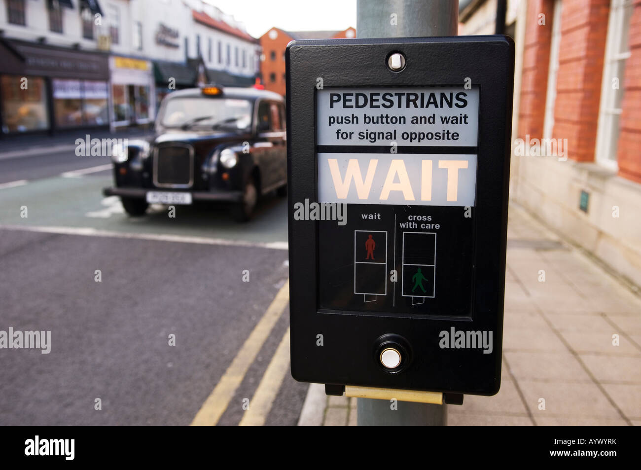 Pelican crossing signal hi-res stock photography and images - Alamy