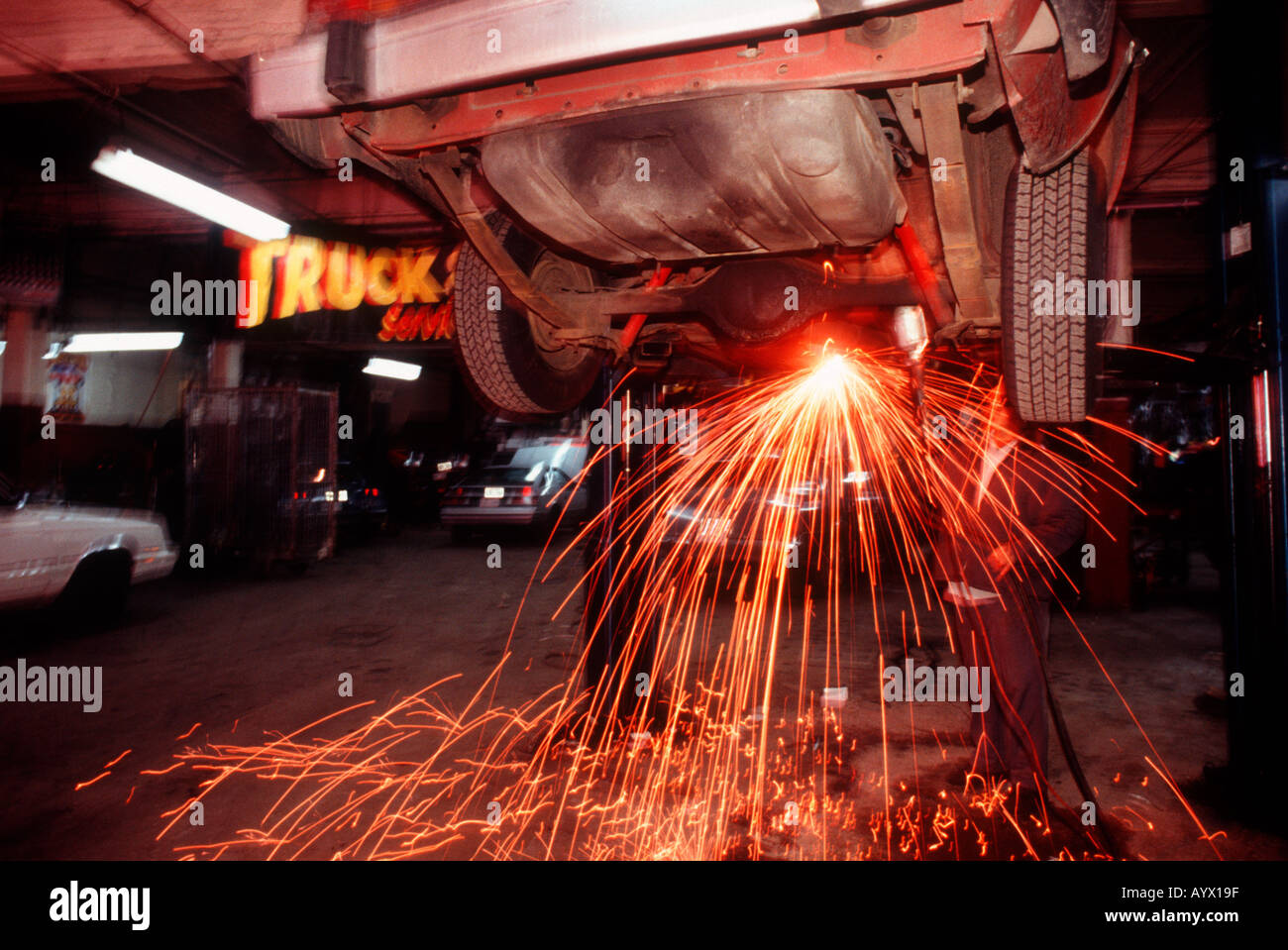 Midas muffler hi-res stock photography and images - Alamy