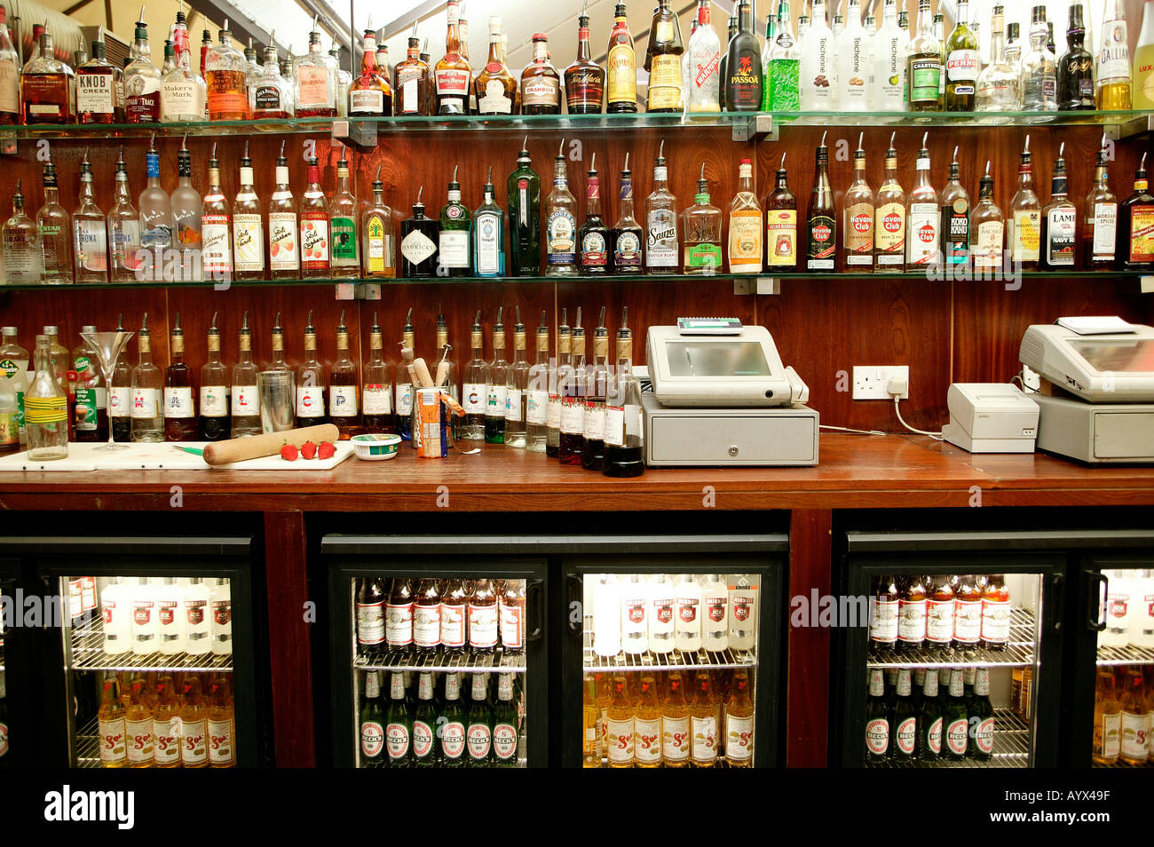 Backbar hi-res stock photography and images - Alamy