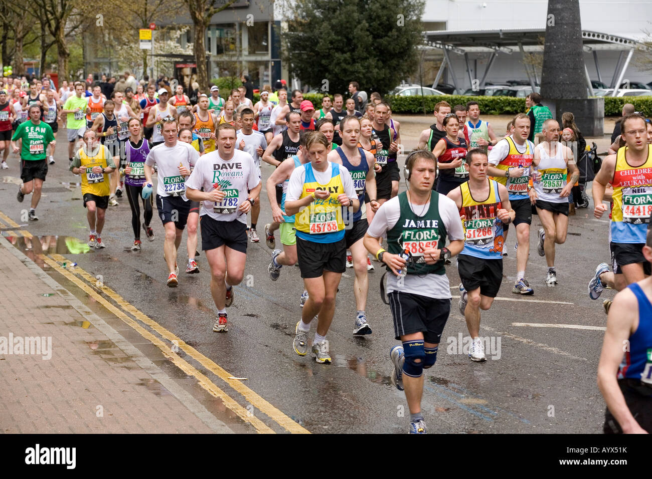 Charity runners, London marathon 2008, Canary Wharf, London, England ...