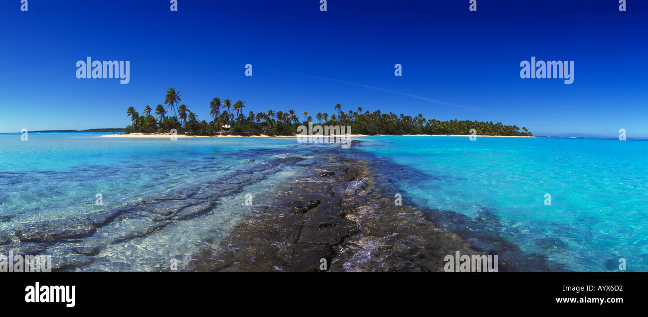 Panorama of One Foot Island Aituaki Cook Islands Stock Photo - Alamy