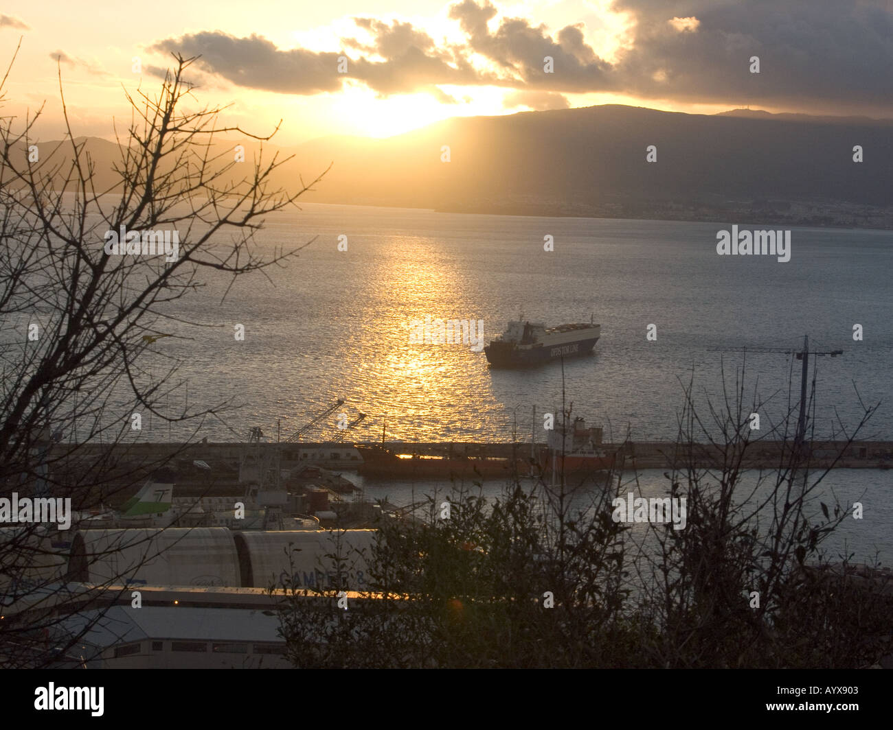 Shipyard shipyards gibraltar harbour hi-res stock photography and ...