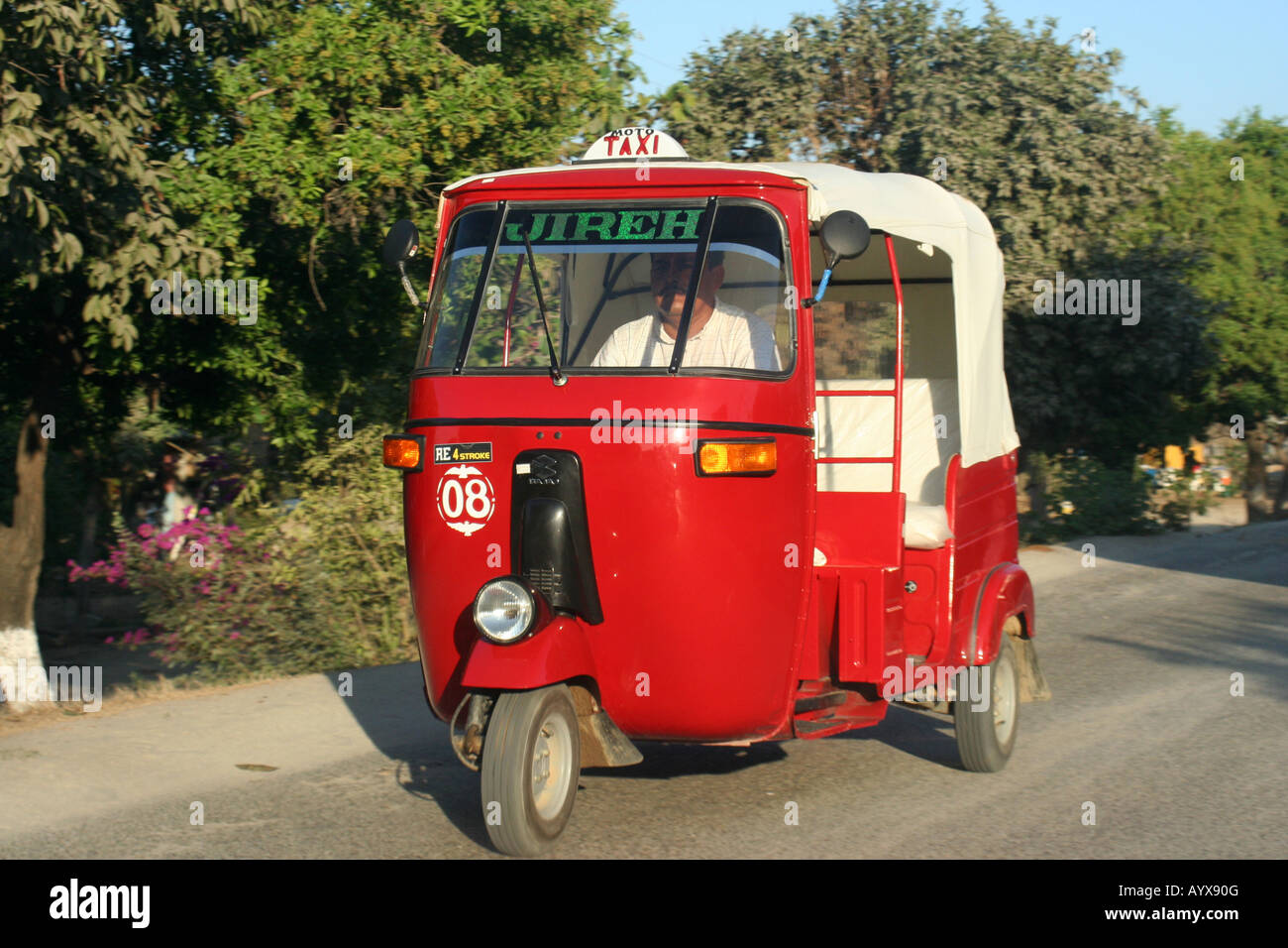 The small carriage hi-res stock photography and images - Alamy