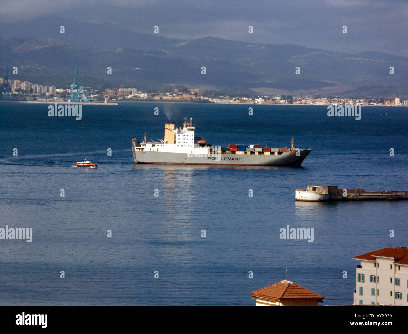 Shipping lines ships hi-res stock photography and images - Alamy