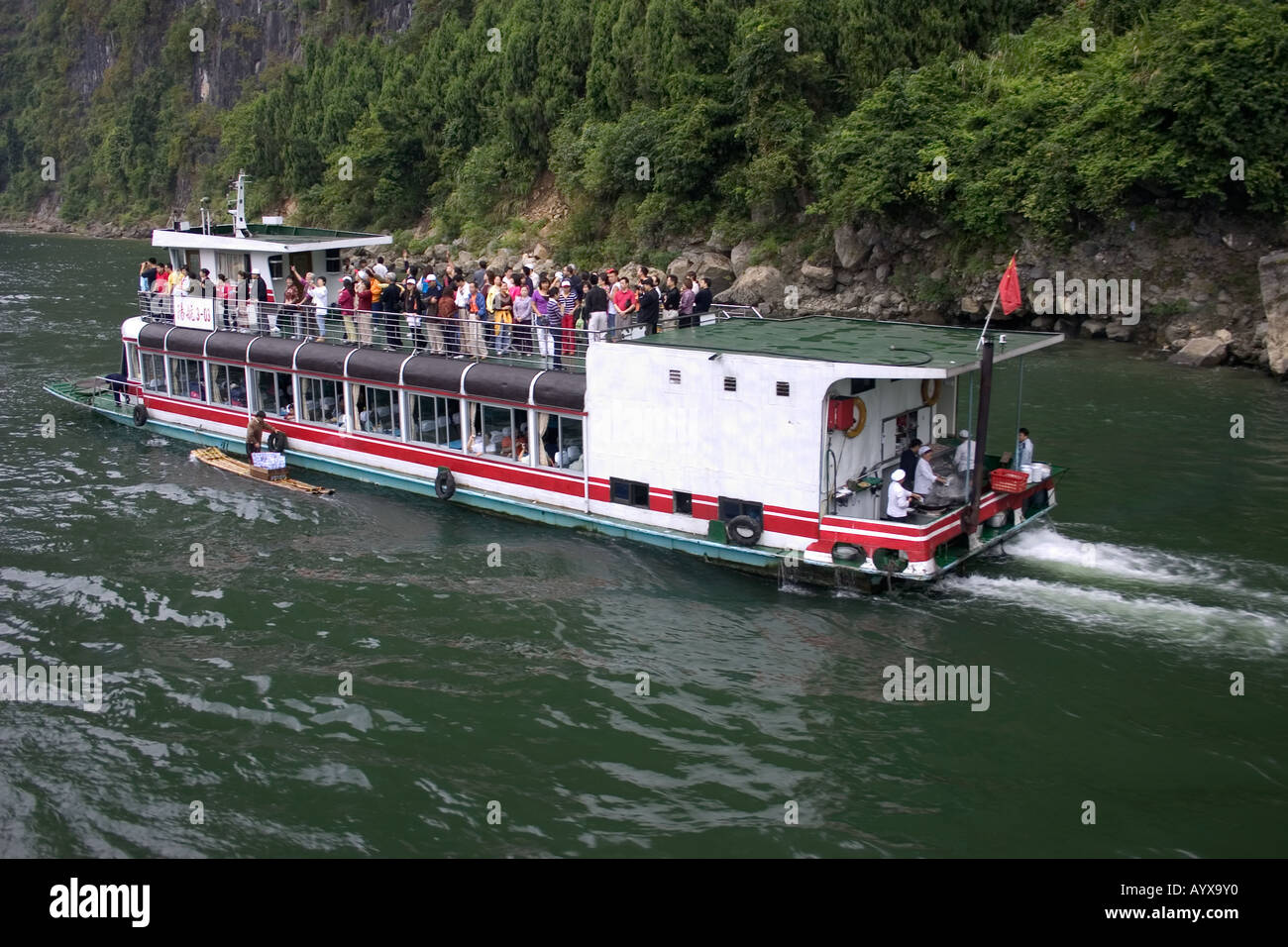 Riverboat Cruise On The Li River Guilin China Stock Photo Alamy Riverboat Cruise On The Li River Guilin China Stock Photo Alamy