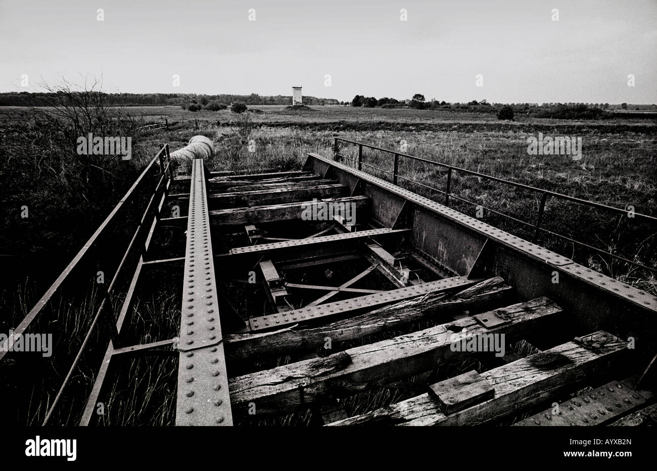 GERMANY DDR EAST WEST RAILWAY LINE BORDER BRIDGE COLD WAR Stock Photo ...
