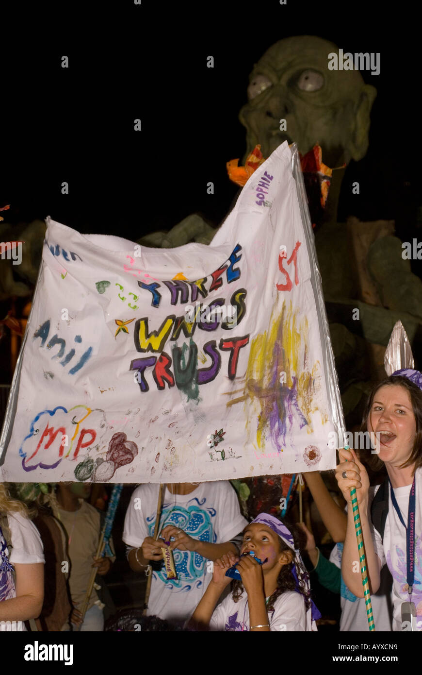 Performer at the London Thames Festival Stock Photo - Alamy
