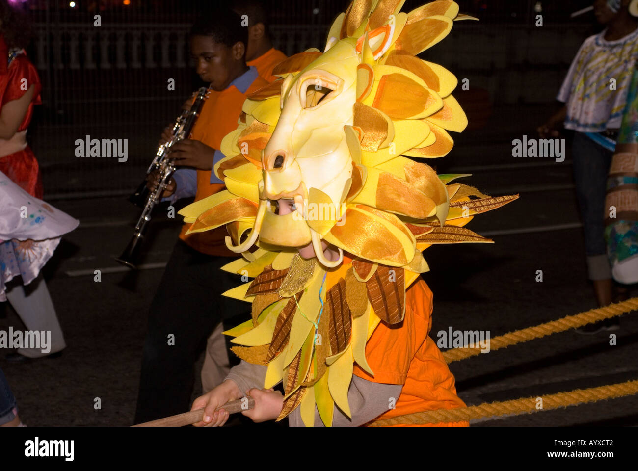 Performer at the London Thames Festival Stock Photo - Alamy