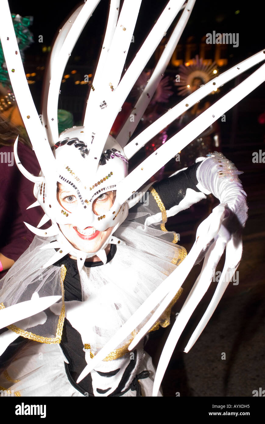 Performer at the London Thames Festival Stock Photo - Alamy