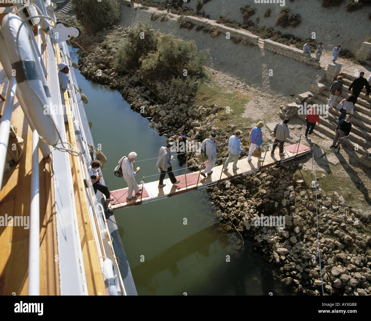 Egypt, Nile cruise, tourists going ashore, putting ashore Stock Photo ...