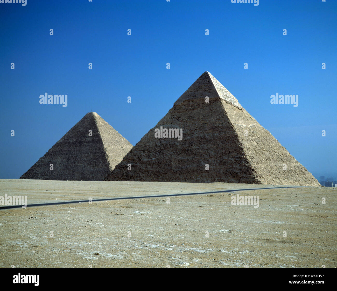 Cheops-Pyramide und Chephren-Pyramide, Giseh, Mittelaegypten Stock ...