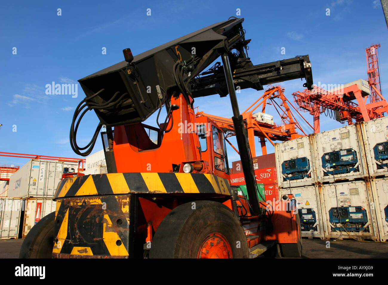 Shipping container port in buenos hi-res stock photography and images ...