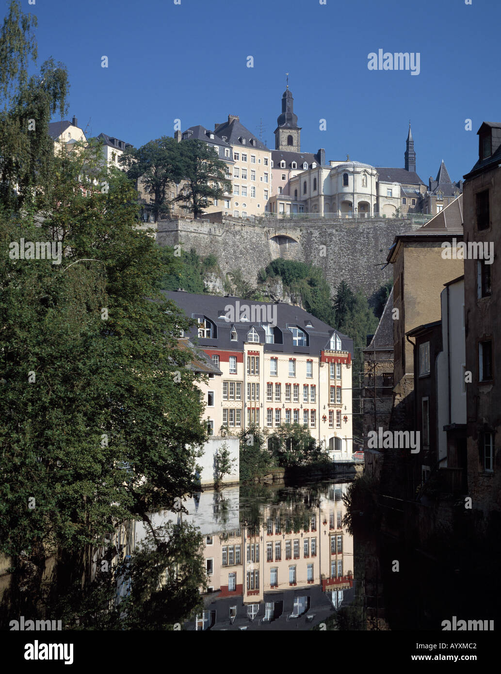 Alzette-Tal und Kirche St. Michel in Luxemburg, Luxemburg Stock Photo ...