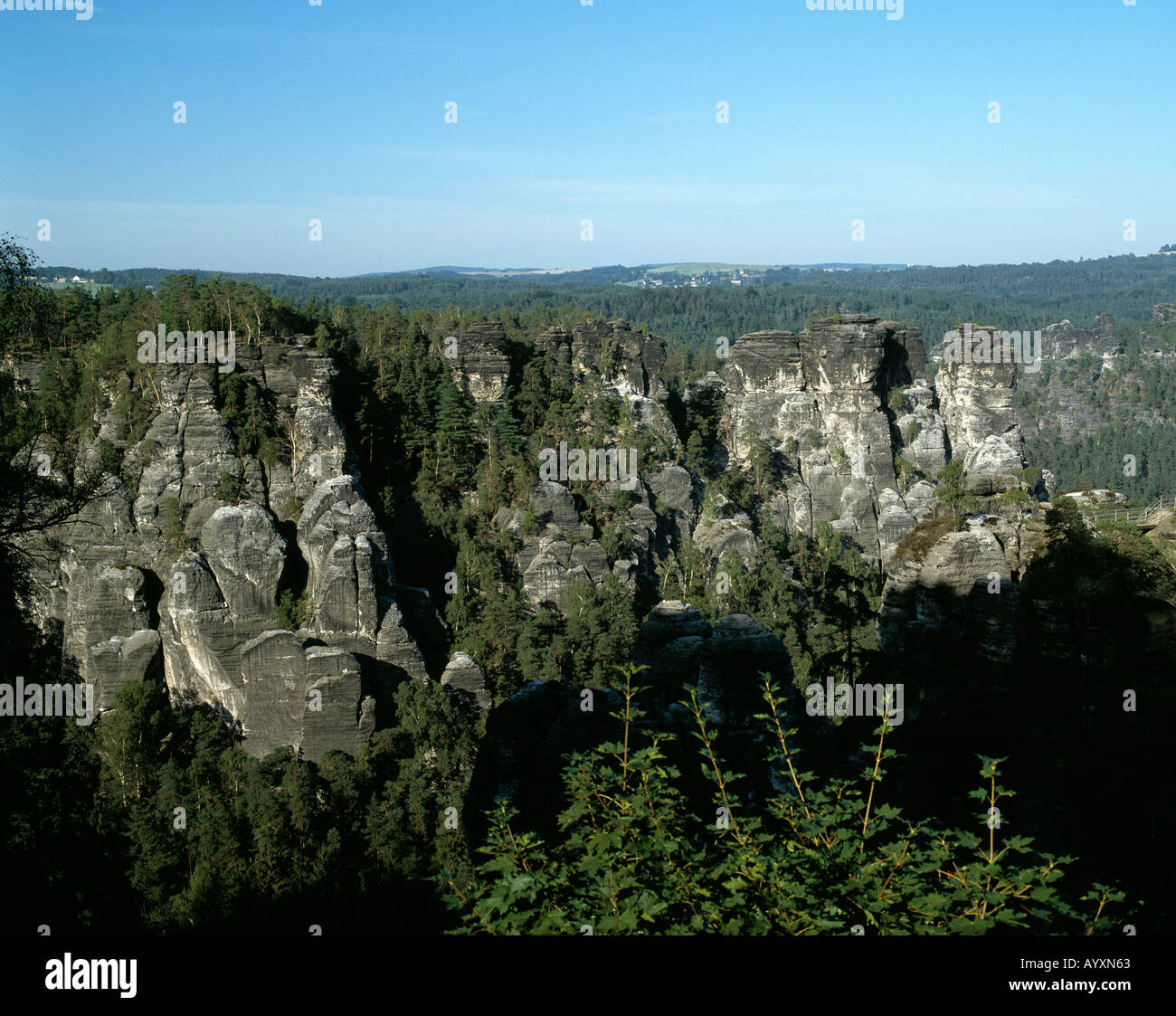 Felsenlandschaft Bastei im Elbsandsteingebirge, Kurort Rathen, Elbe ...