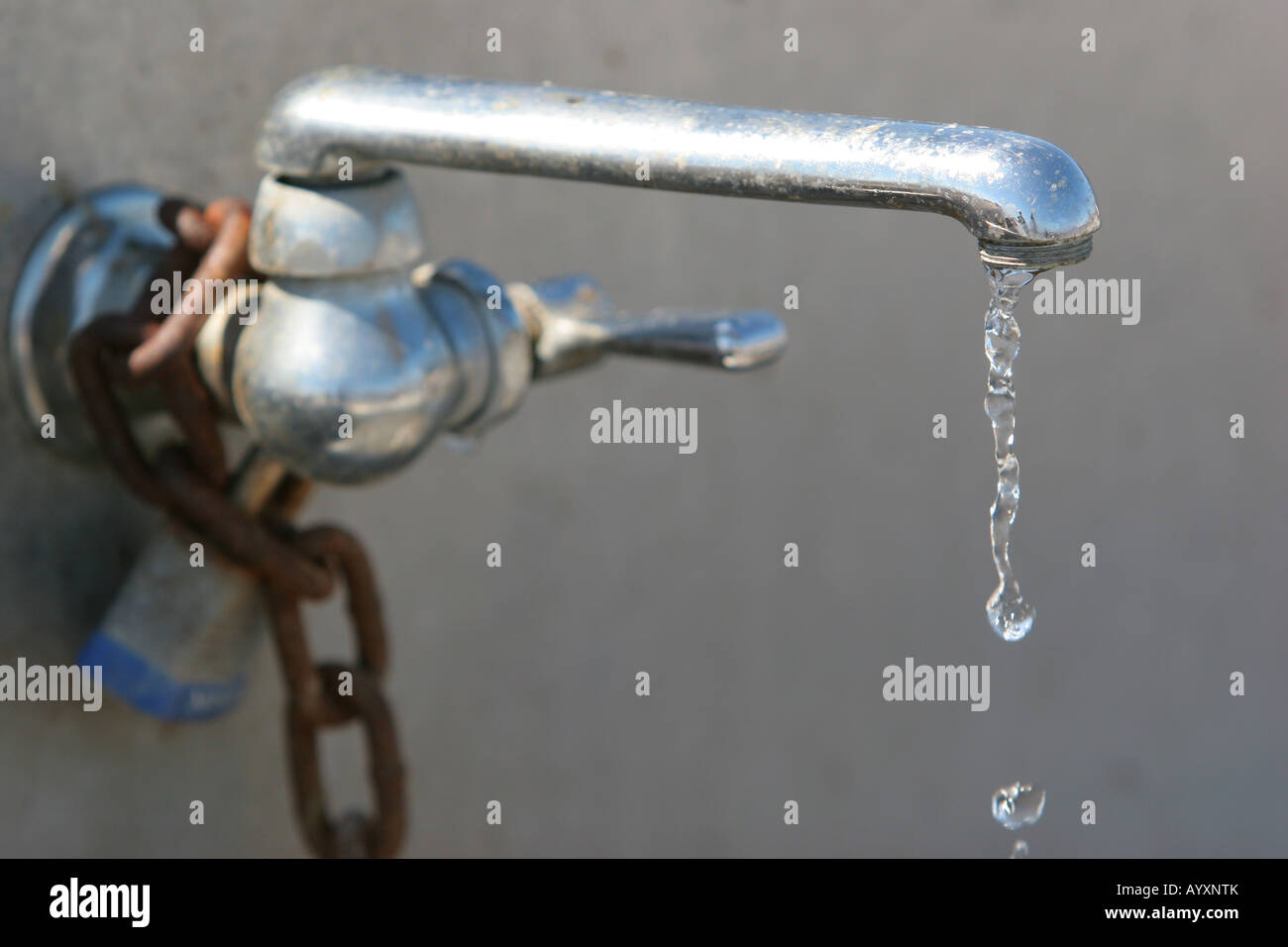 Running chain hi-res stock photography and images - Alamy