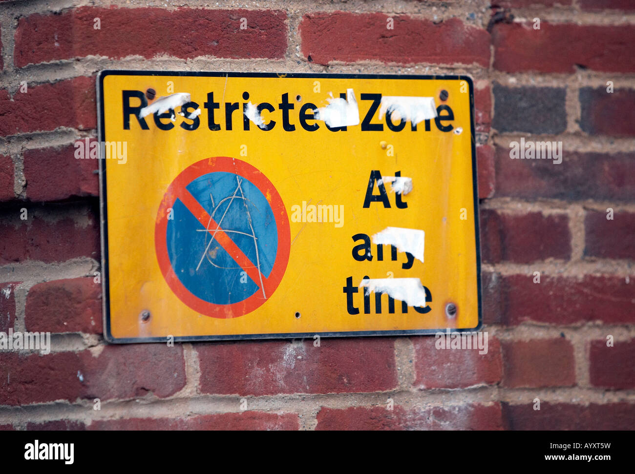 Confusing signage hi-res stock photography and images - Alamy
