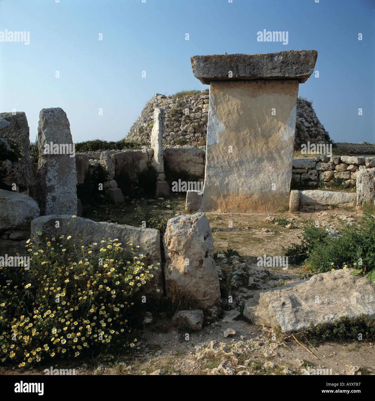 Menorca minorca balearen taula hi-res stock photography and images - Alamy