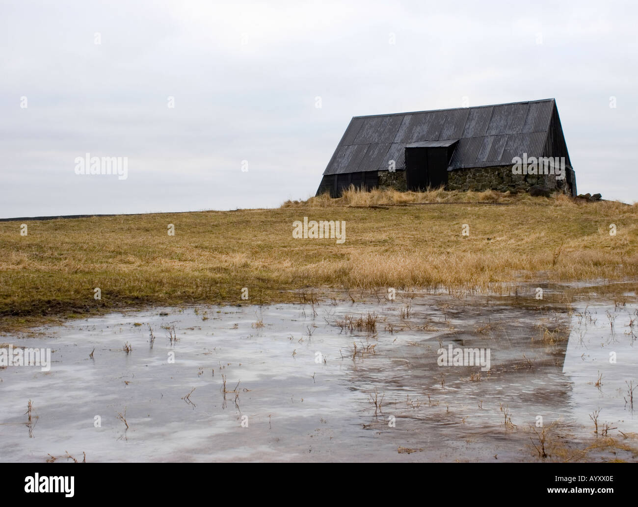 Black barn hi-res stock photography and images - Alamy