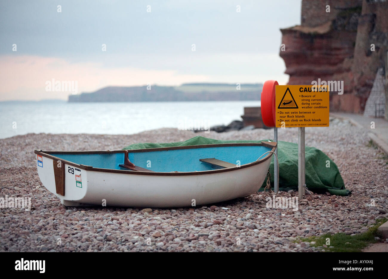 Rowboat oars hi-res stock photography and images - Alamy