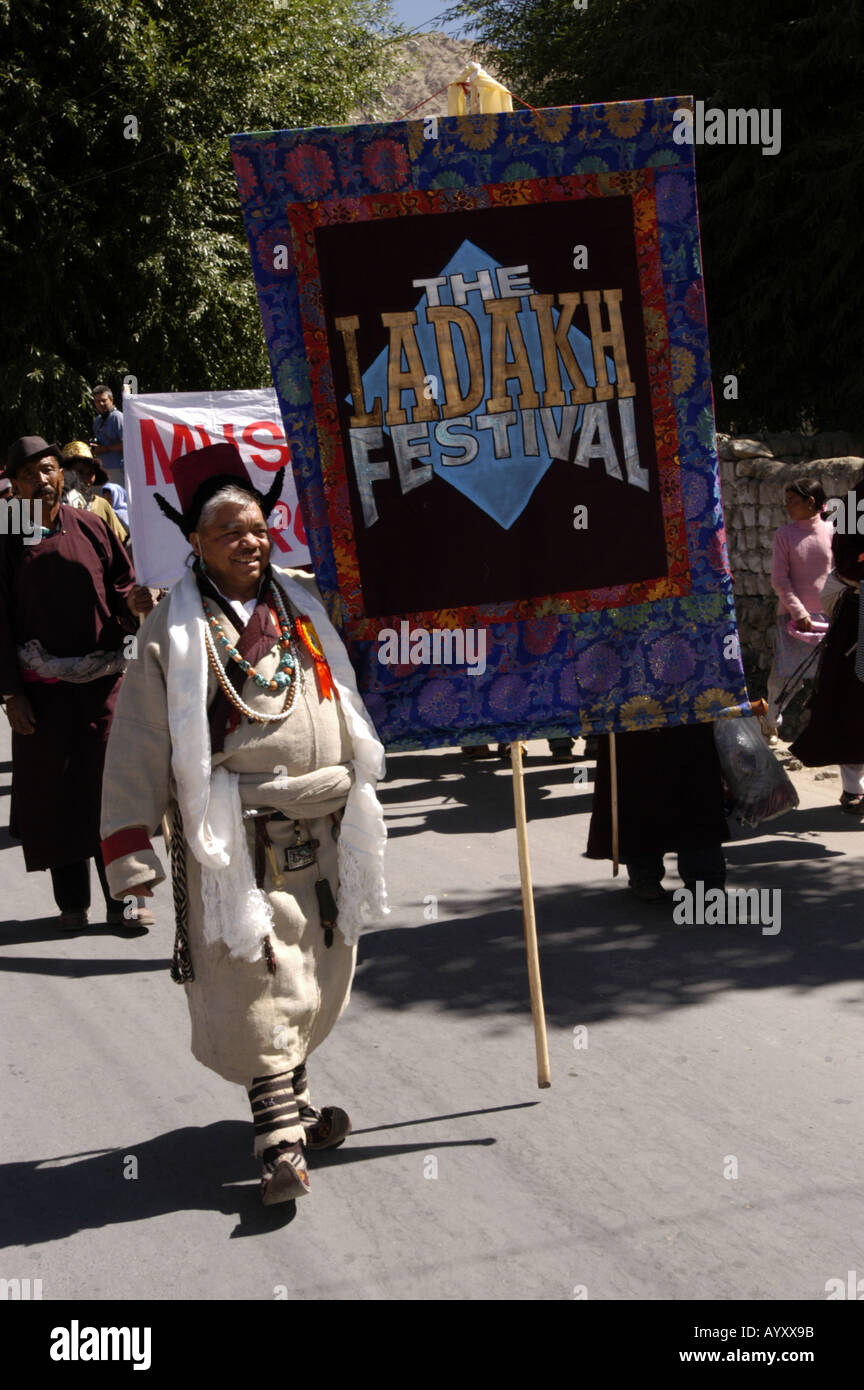 Traditional dress Ladakhi men during Ladakh Festival Leh Ladakh India ...
