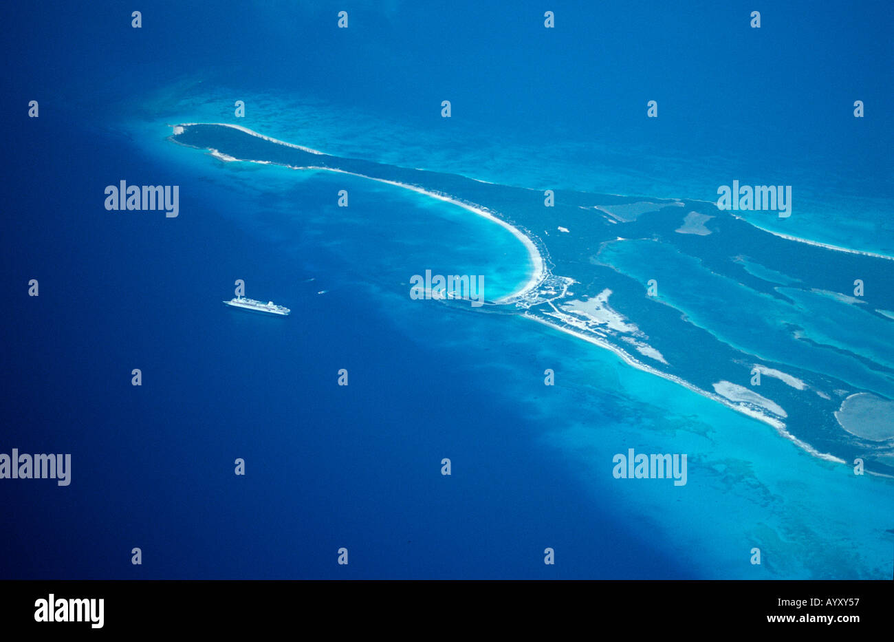 Bahamas air photo islands hi-res stock photography and images - Alamy