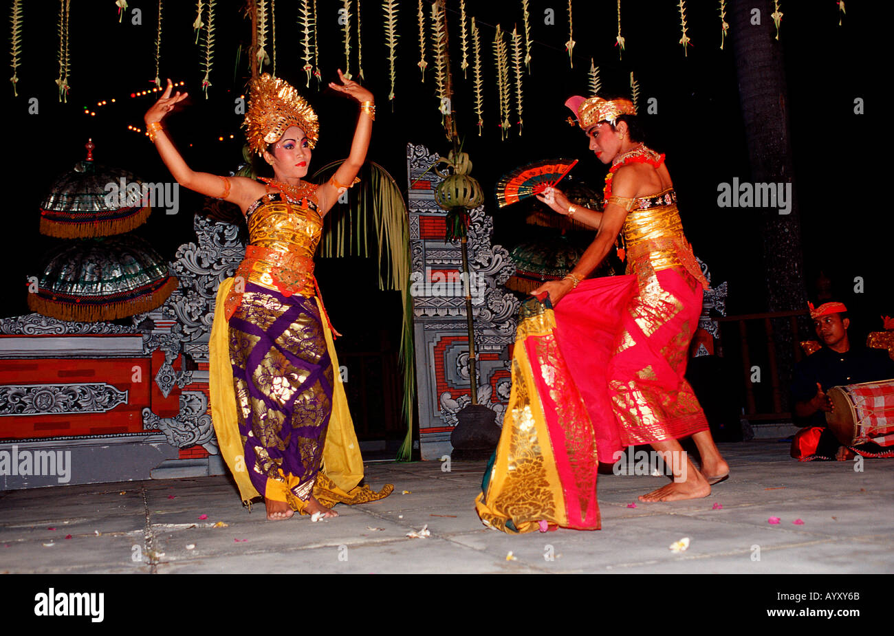 Balinese traditional dance Indonesia Bali Ubud Stock Photo - Alamy